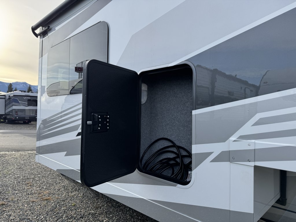 2025 Renegade RV Vienna for sale in Chilliwack, BC | New Renegade RV Sales