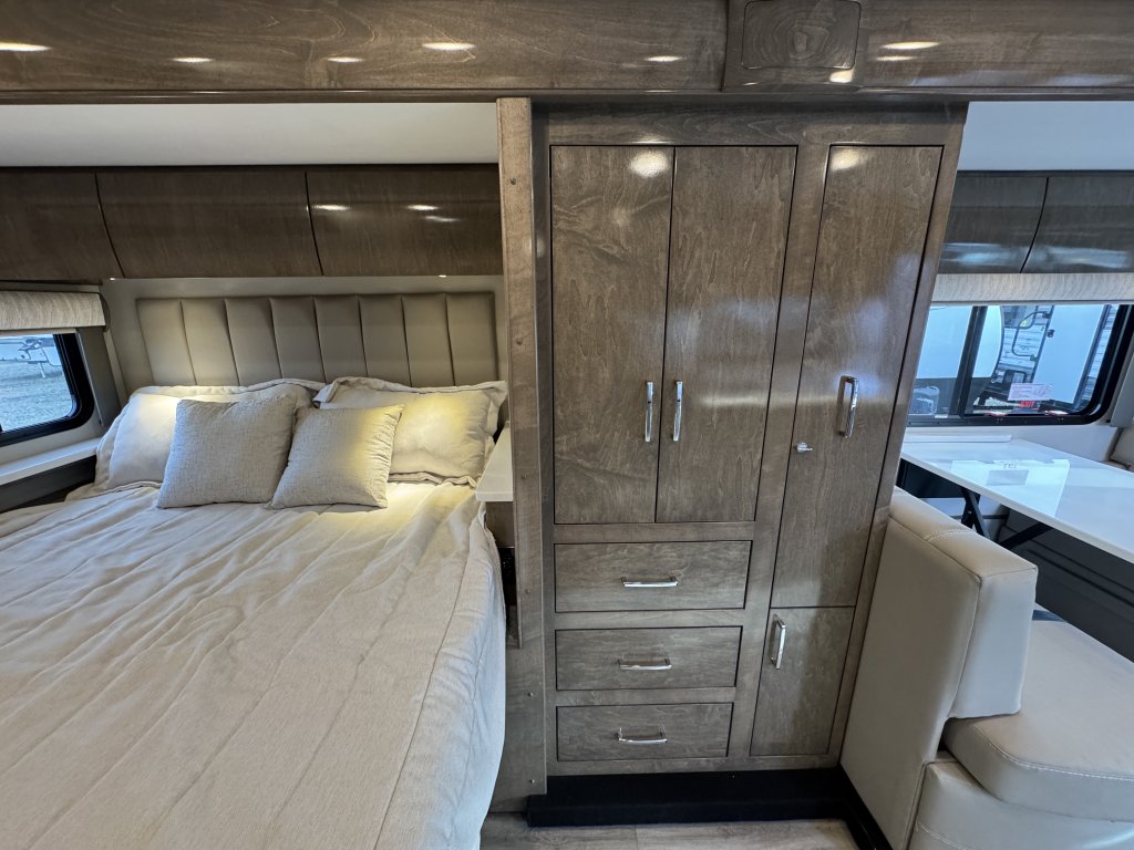 2025 Renegade RV Vienna for sale in Chilliwack, BC | New Renegade RV Sales