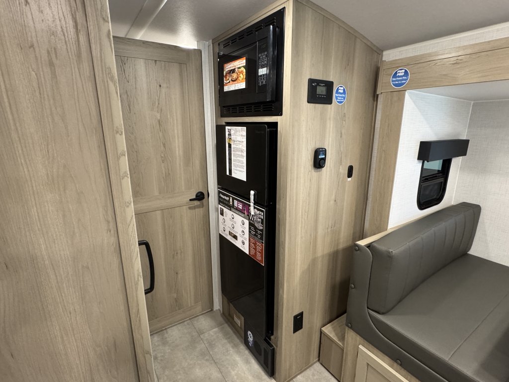 2025 Flagstaff E-PRO for sale in Chilliwack, BC | New Flagstaff Sales