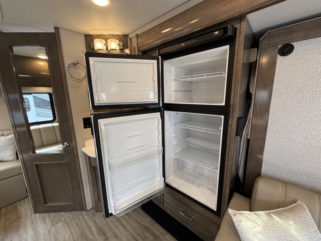 2025 Renegade RV Vienna for sale in Chilliwack, BC | New Renegade RV Sales